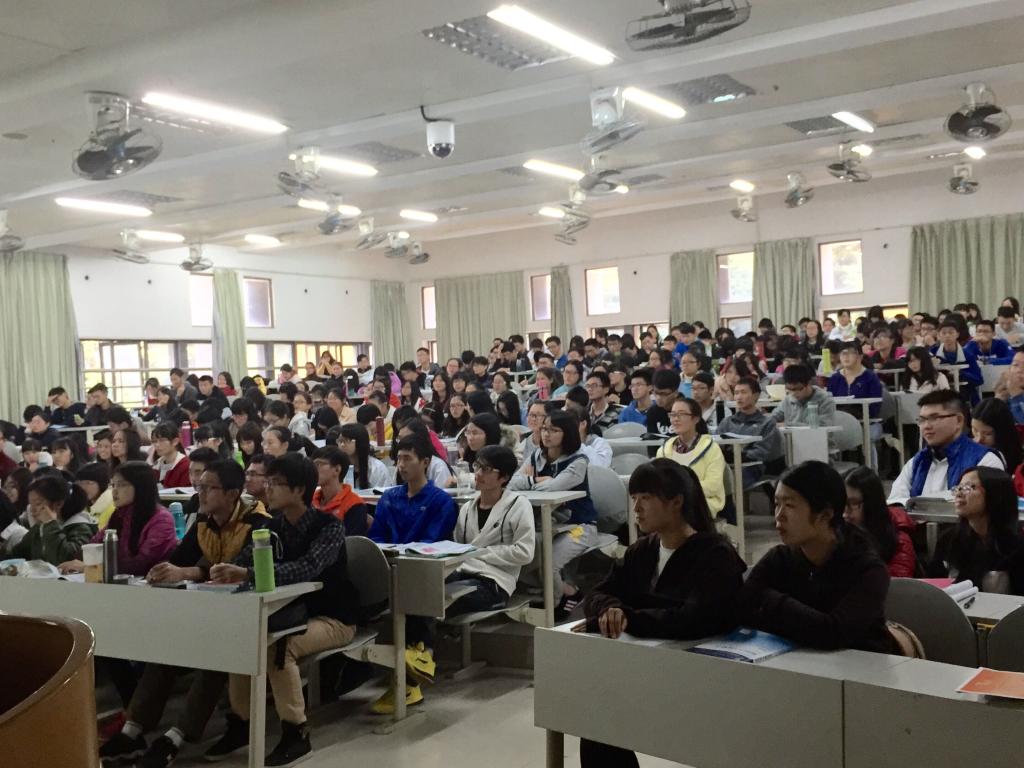 药学院举行2015级新生党的基本知识教育党课-药学院